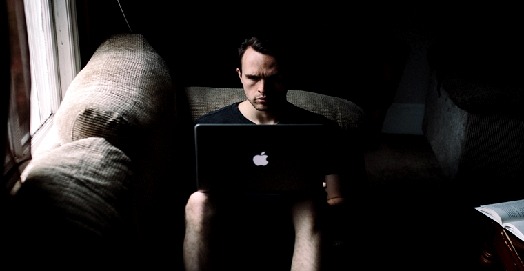 Ambiente lleno de estímulos, impulsa un comportamiento cada vez mas ...